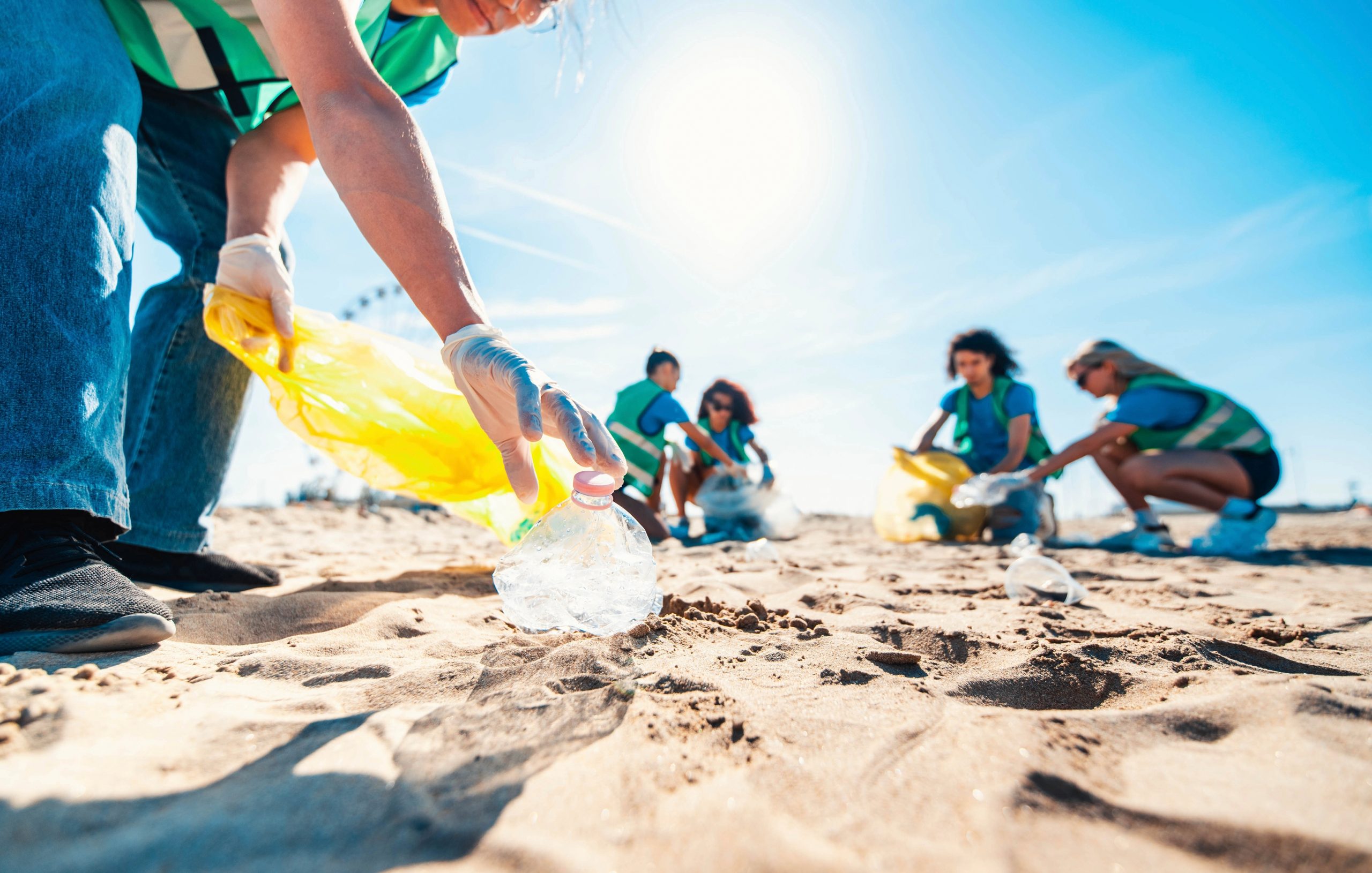 5 fun and effective tips for organising a successful beach clean-up ...
